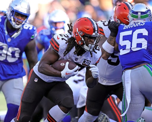 Football Screen Plays: Top Examples in 2024 - GoRout