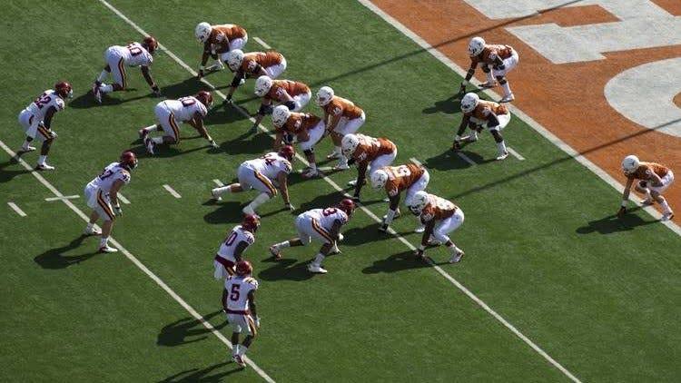 15 Football Offensive Schemes for Dynamic and Effective Plays - GoRout