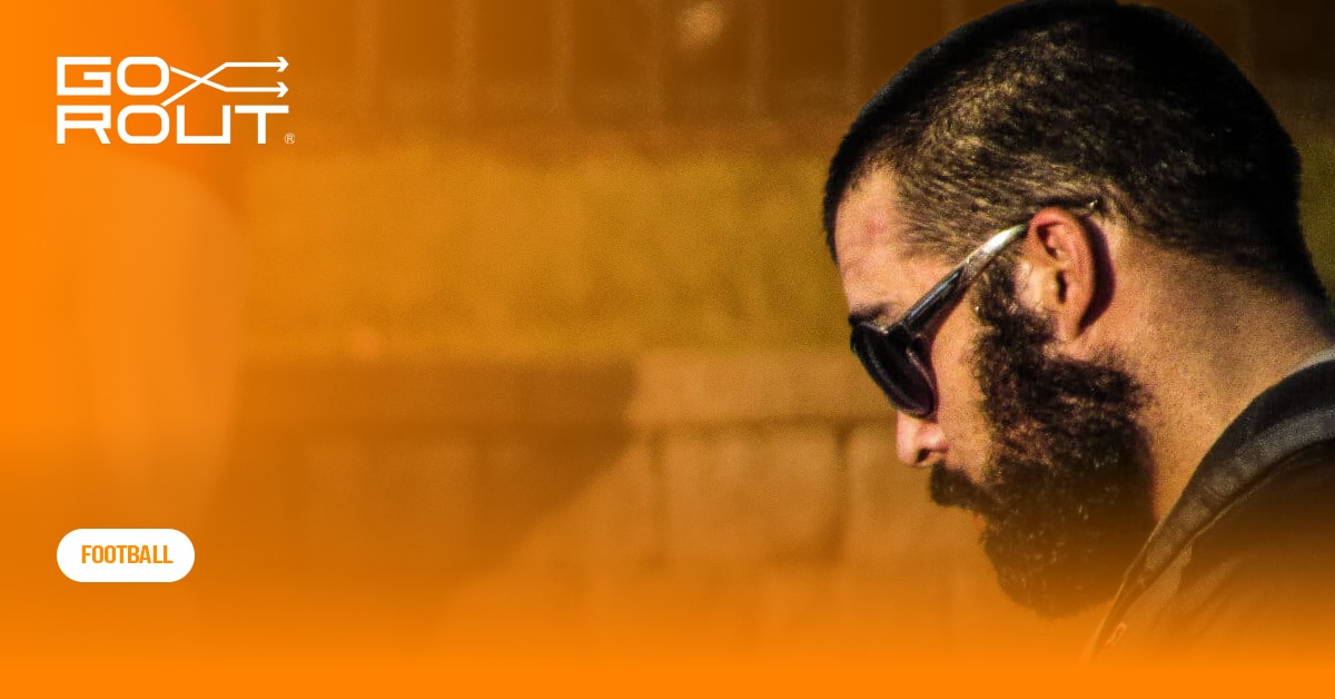 Football Coach Hand Signals: History, Tips and Digital Alternatives ...